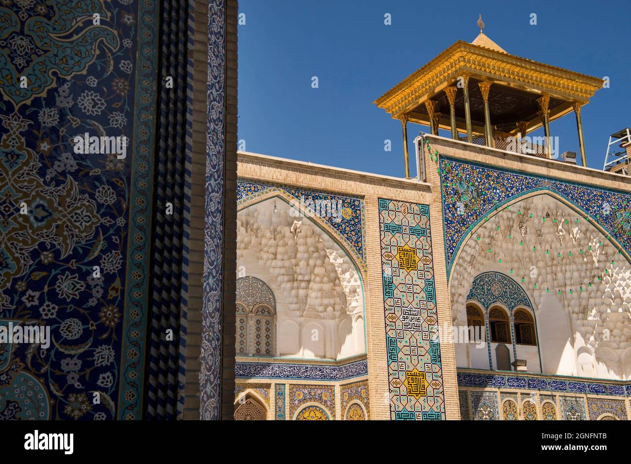 IRAN.TOWN OF QOM.THE SHRINE OF FATEMA MA'SUME IS CONSIDERED ONE OF THE ...