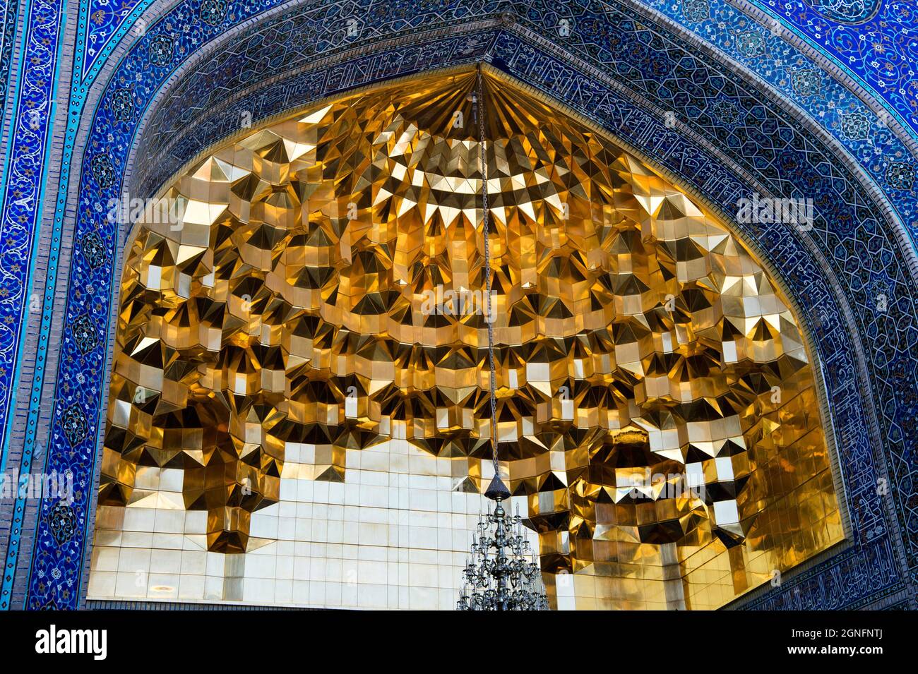 IRAN.TOWN OF QOM.THE SHRINE OF FATEMA MA'SUME IS CONSIDERED ONE OF THE ...