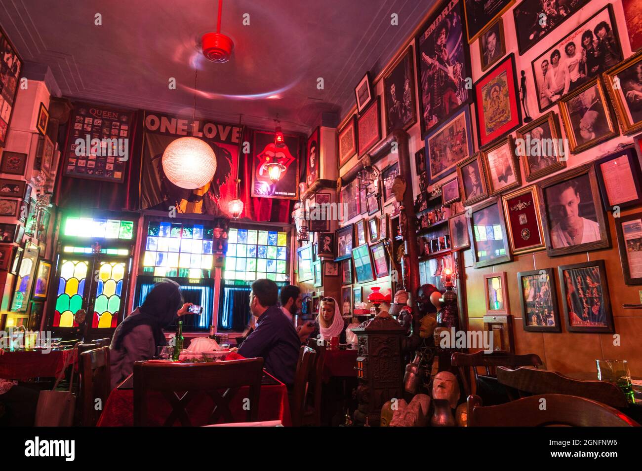 Tehran restaurant hi-res stock photography and images - Alamy