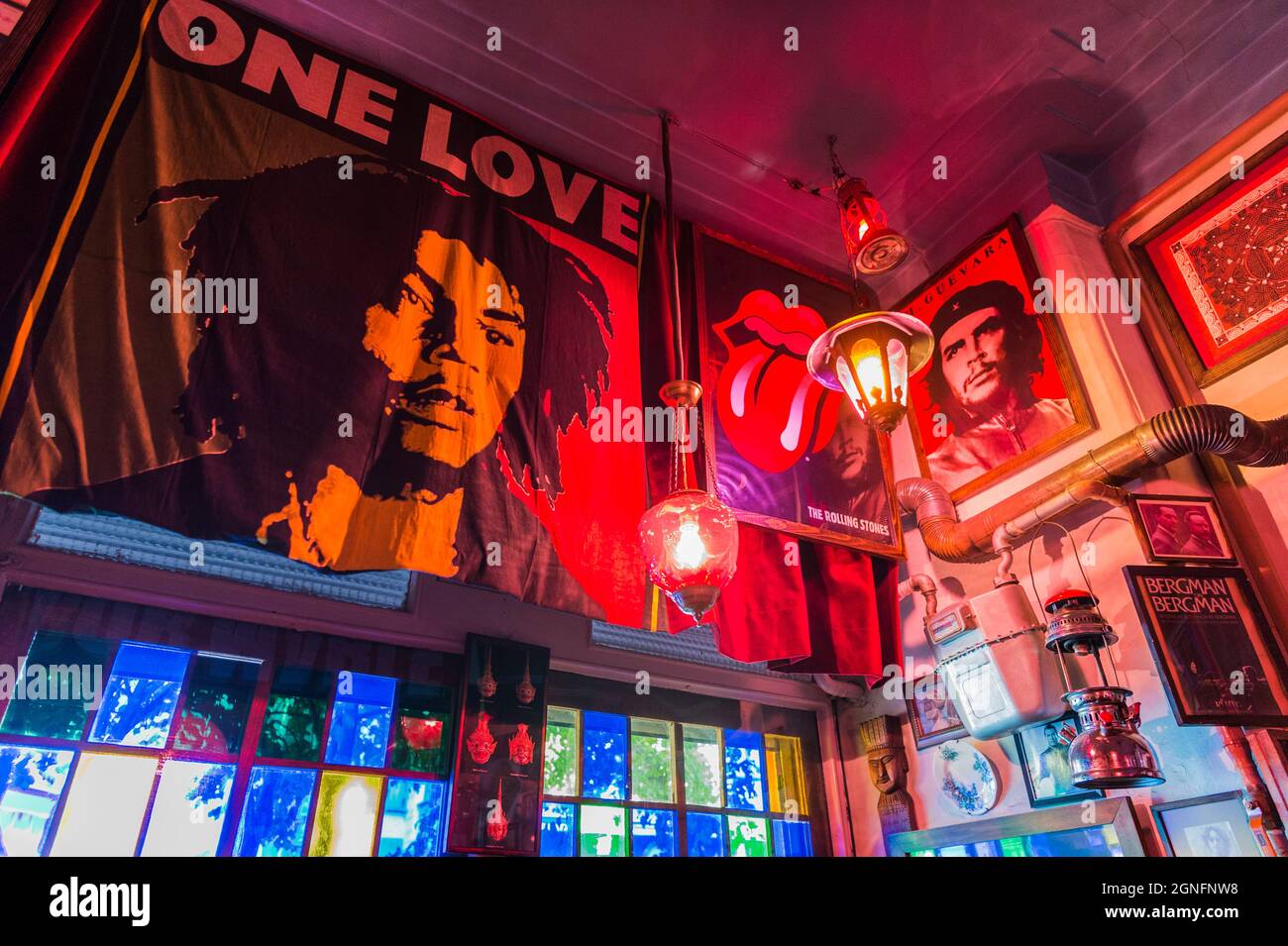 IRAN.TEHRAN.GOLE REZAIEH RESTAURANT.COFFEE HOUSE.TRENDY BAR Stock Photo ...