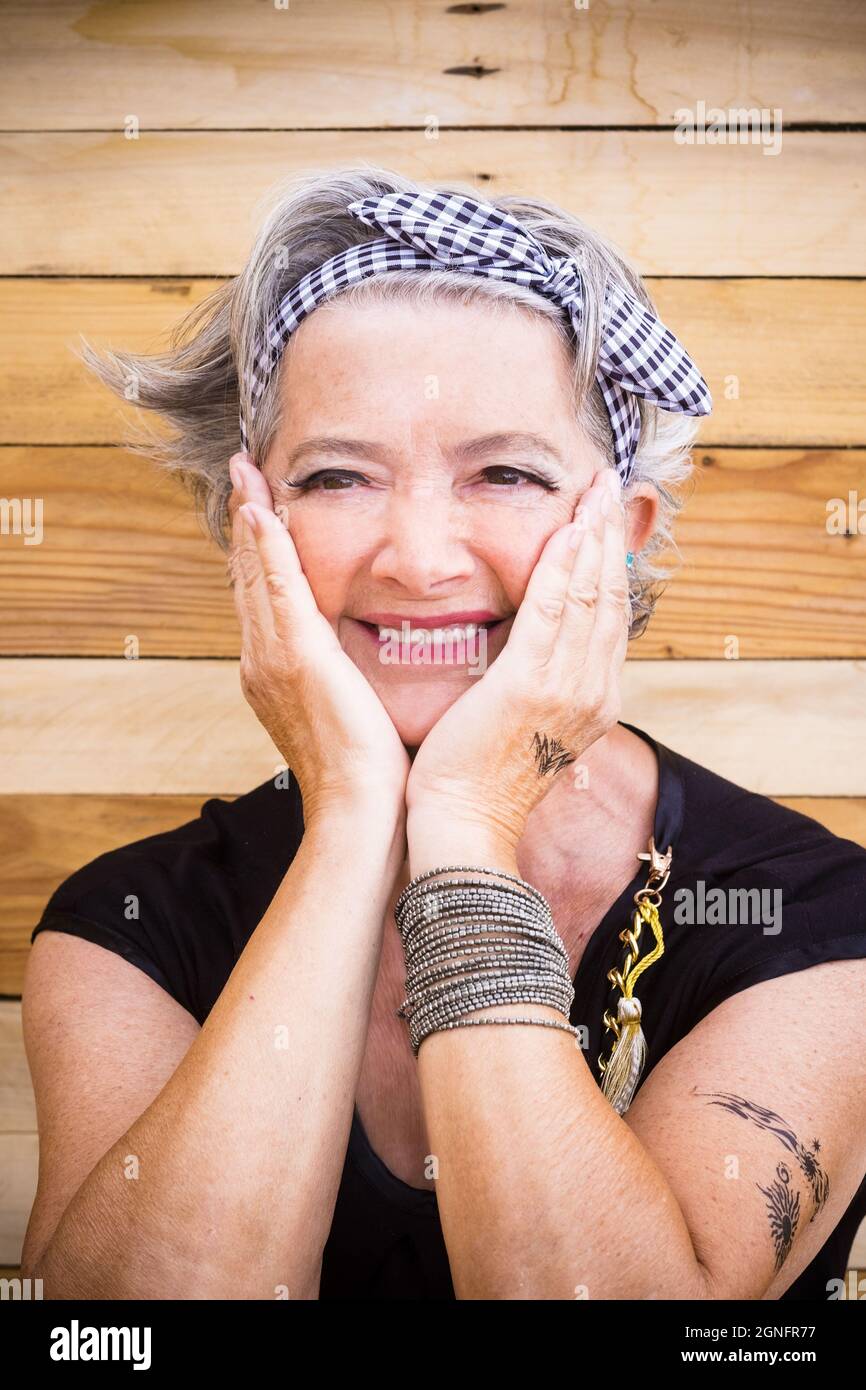 Plank on chin hi-res stock photography and images - Alamy