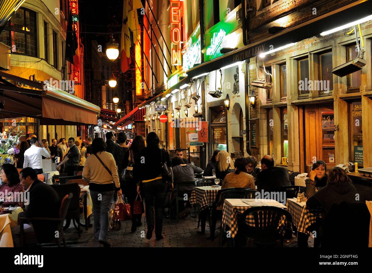 BELGIUM, TOWN OF BRUSSELS, DISTRICT OF CENTRE CALLED THE PENTAGON, THE ...