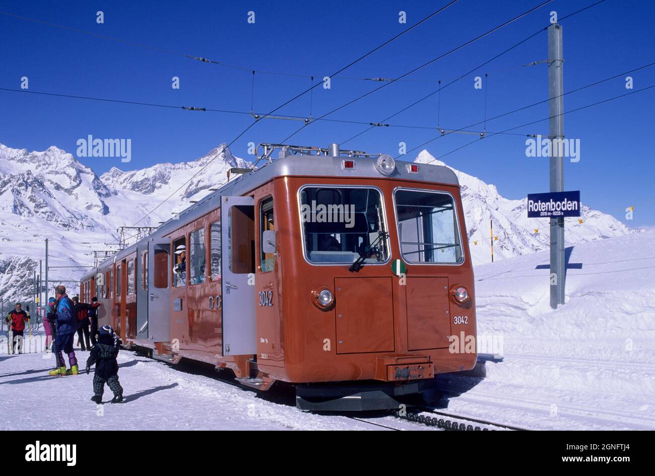SWITZERLAND, VALAIS REGION, ZERMATT SKI RESORT, THE GORNERGRAT RACK ...