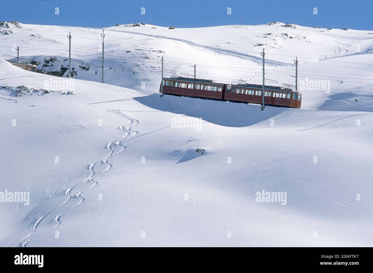 SWITZERLAND, VALAIS REGION, ZERMATT SKI RESORT, THE GORNERGRAT RACK ...