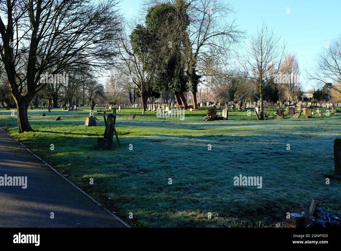 Lambeth Cemetery - Tooting London Stock Photo - Alamy