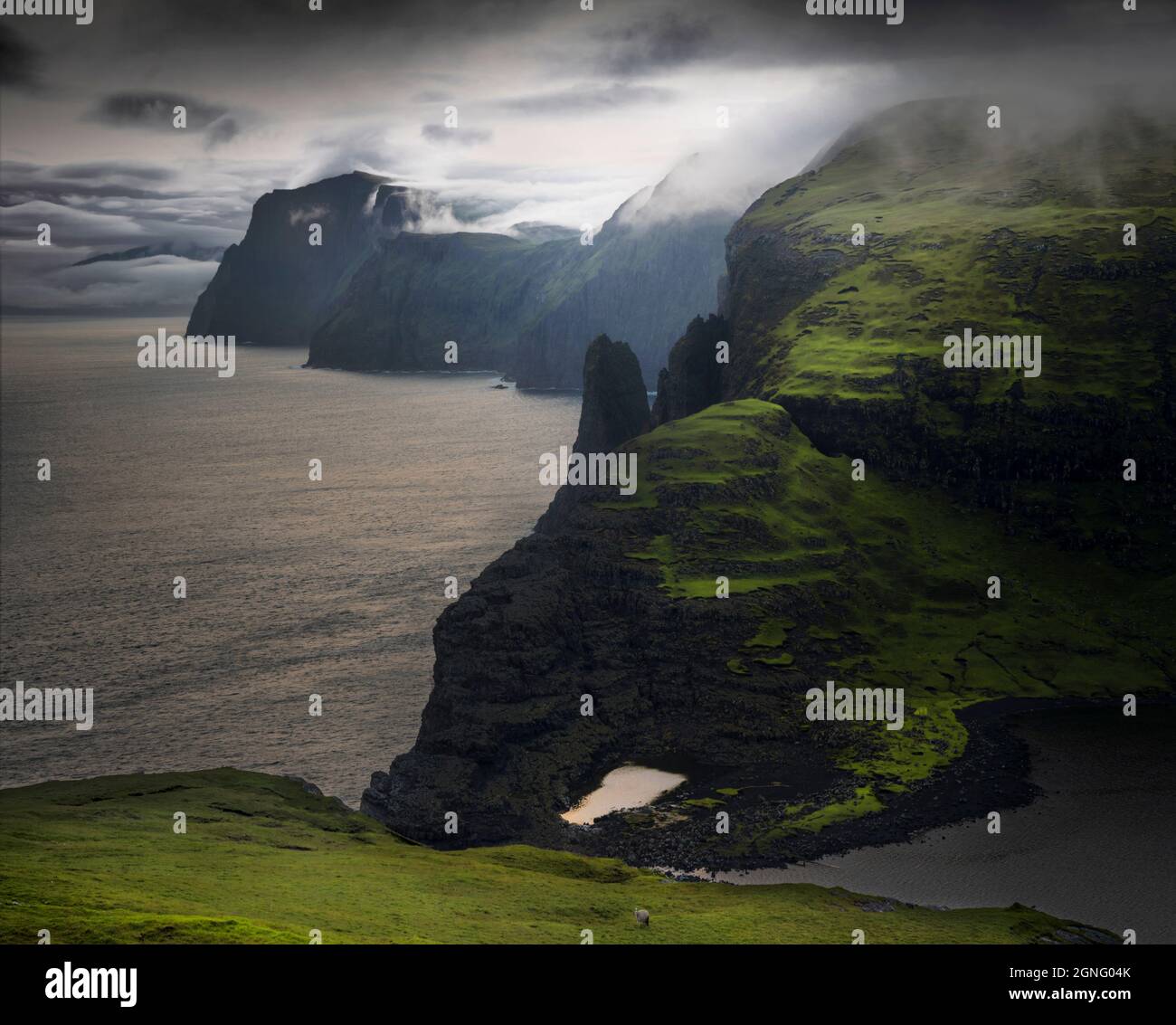 The floating lake illusion at Sorvagsvatn on the Faroe Islands during ...