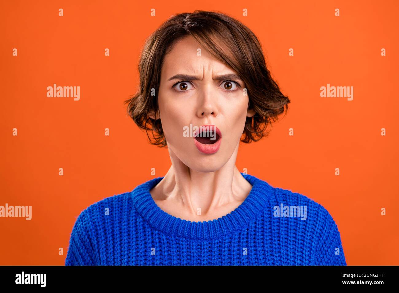 Photo portrait bob haired woman staring angry amazed isolated bright ...