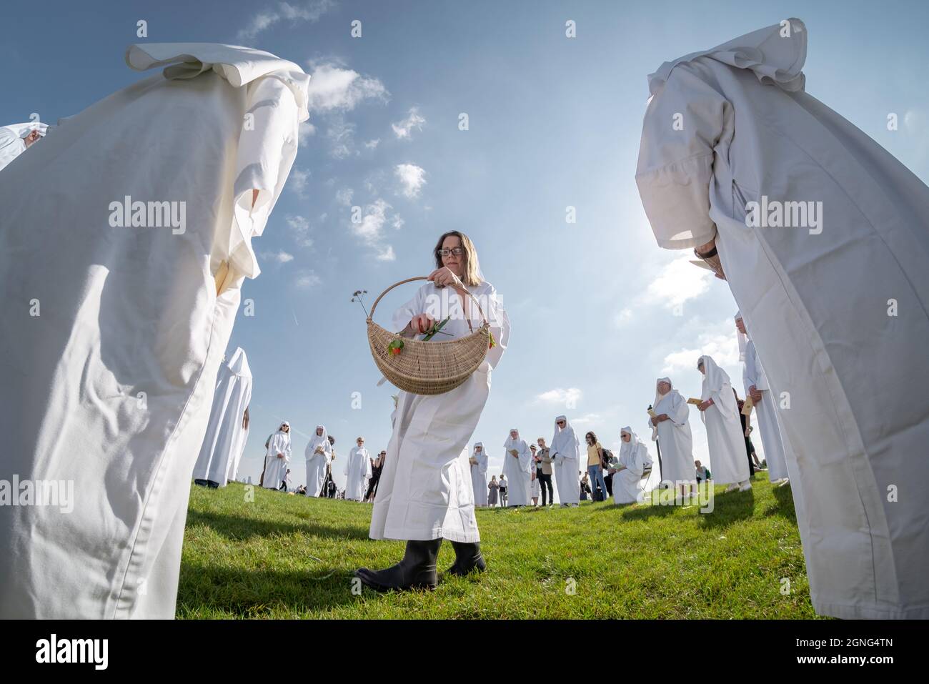 Druids ceremony hi-res stock photography and images - Alamy