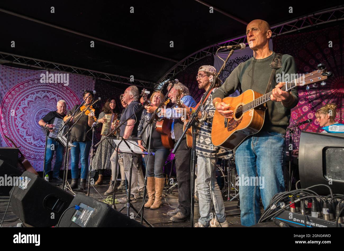 John prine tribute hi-res stock photography and images - Alamy