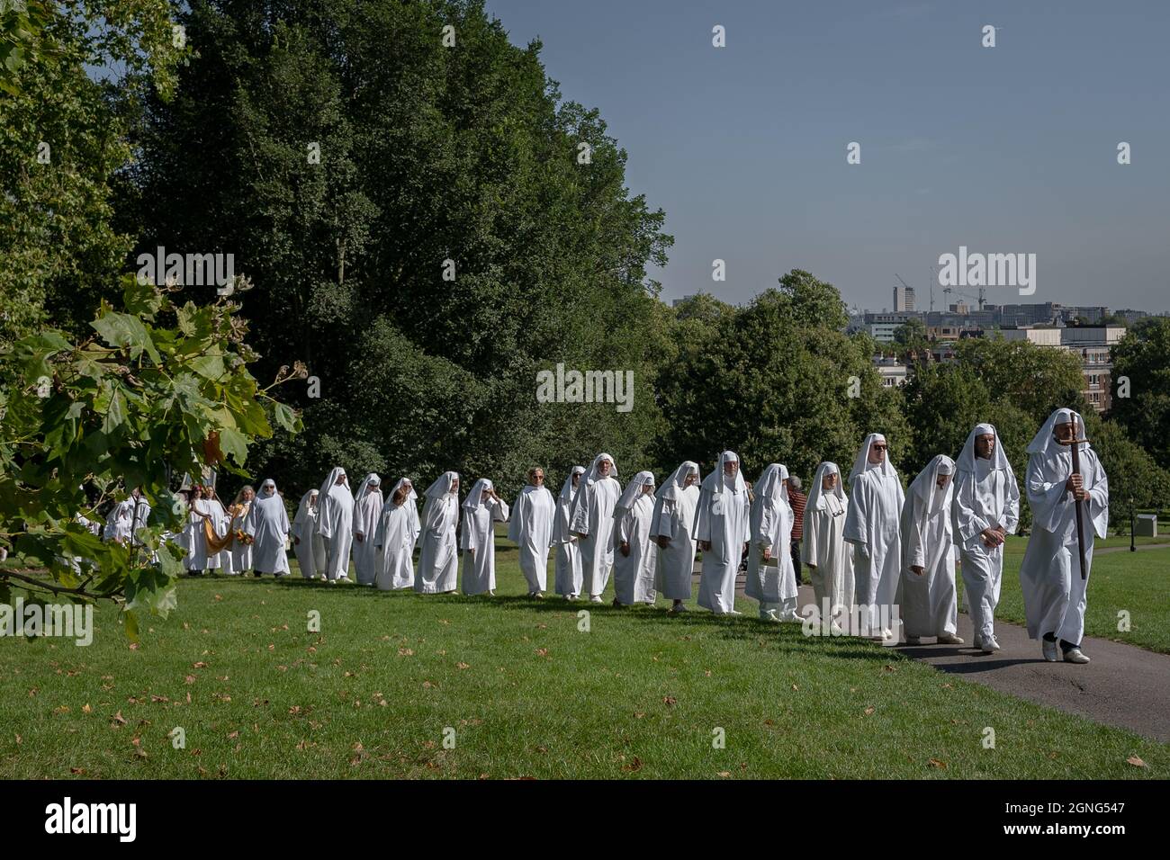 Druids ceremony hi-res stock photography and images - Alamy