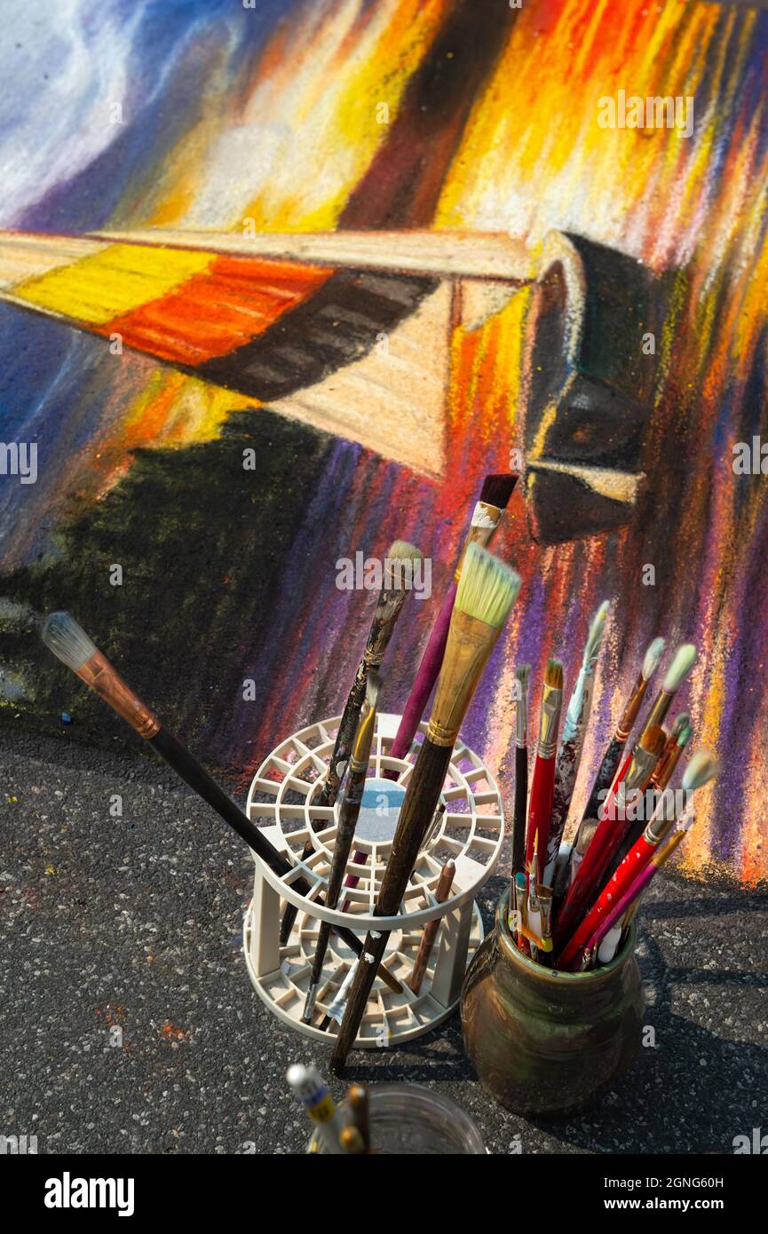 Chalk brushes hi-res stock photography and images - Alamy