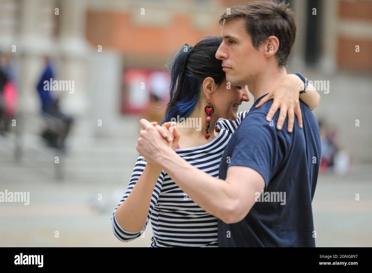 Westminster Cathedral Piazza, London, UK. 25th Sep, 2021. Tango ...