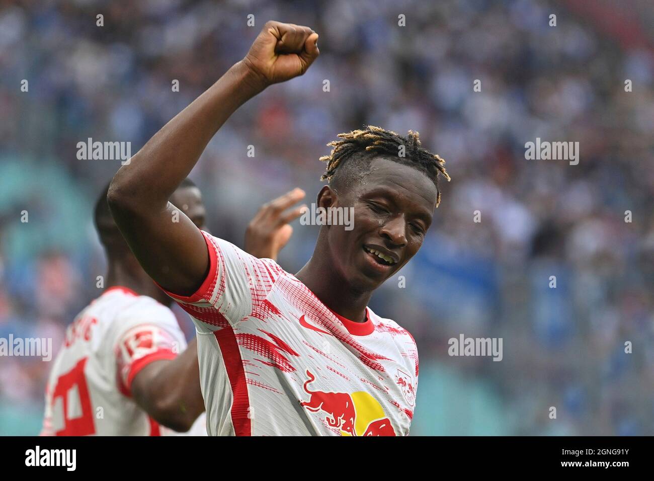Leipzig, Deutschland. 25th Sep, 2021. goaljubel Amadou HAIDARA (L ...