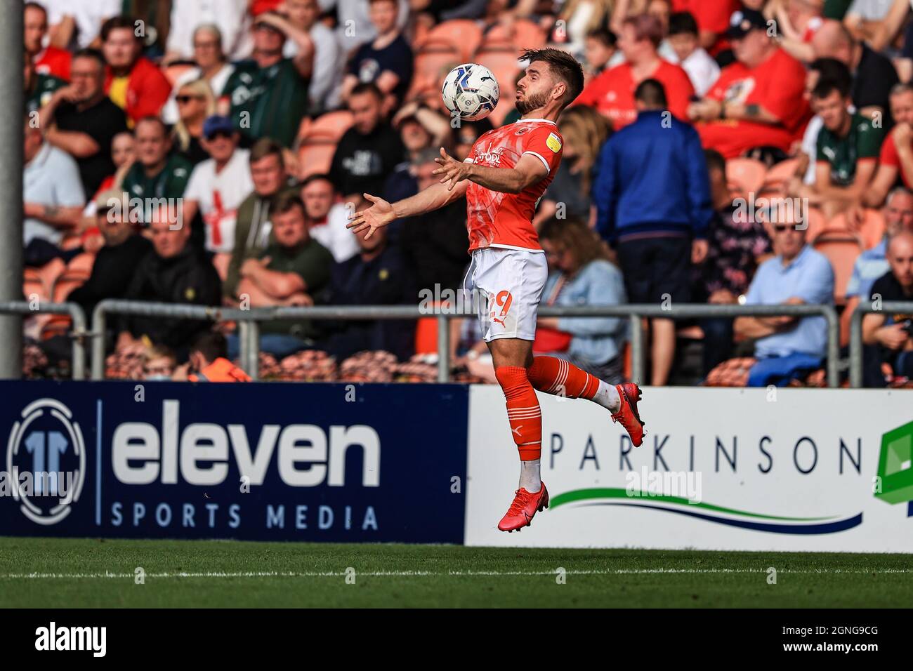 Luke Garbutt #29 of Blackpool controls the ball Stock Photo - Alamy
