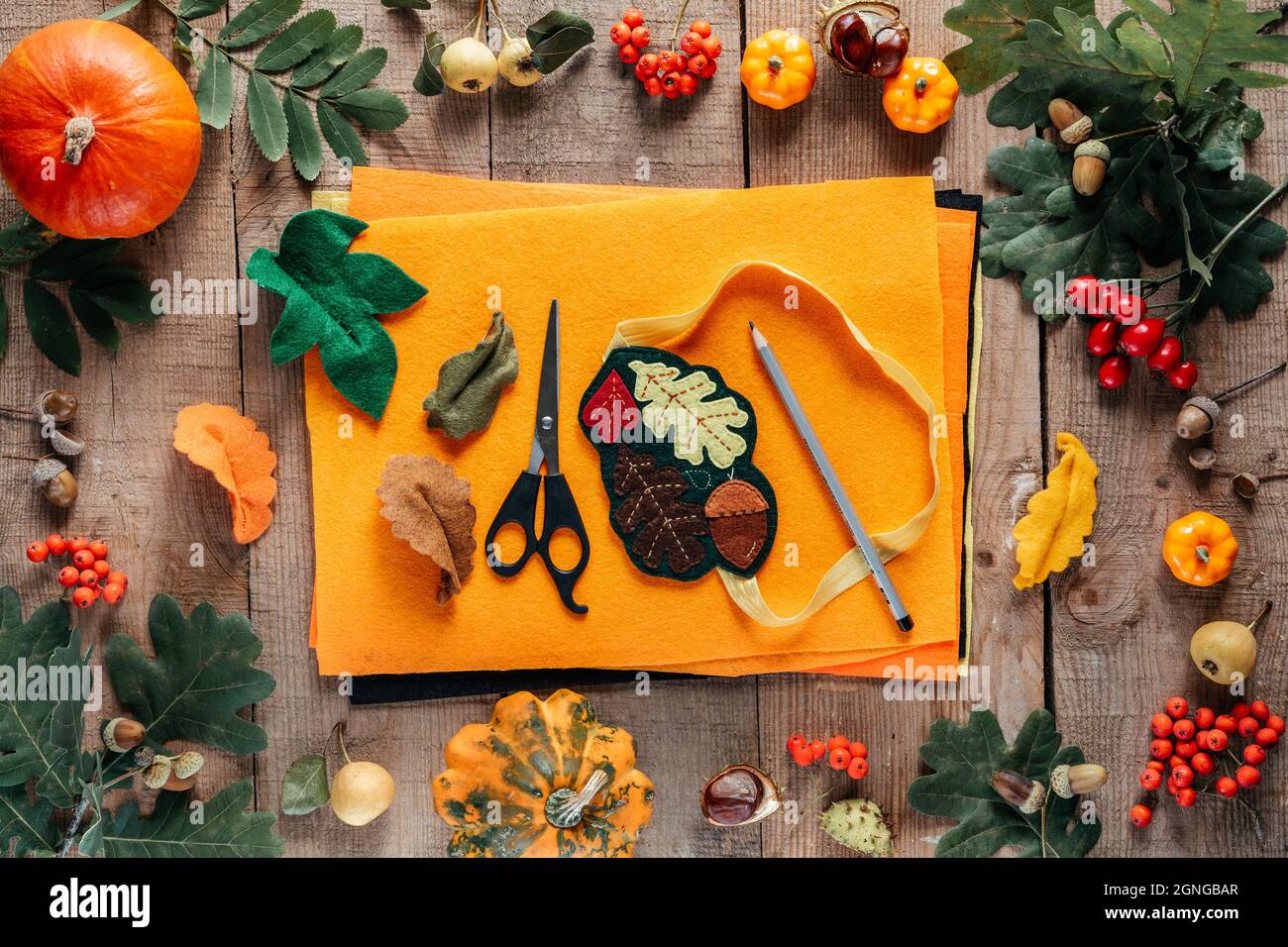 Autumn handmade felt ornaments, autumn crafting ideas, DIY felt ...