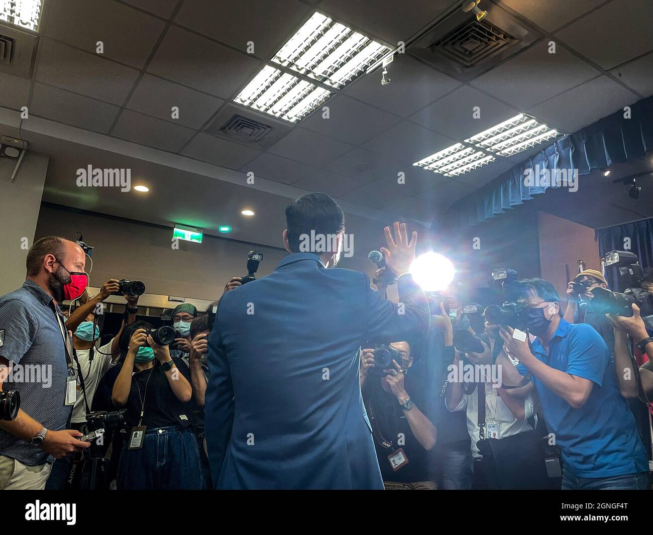 Taipei, Taiwan. 25th Sep, 2021. Eric Chu (c), the new chairman of ...