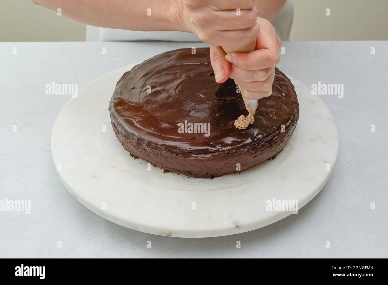 Assembling the chocolate cake. Step by step chocolate cake with ...