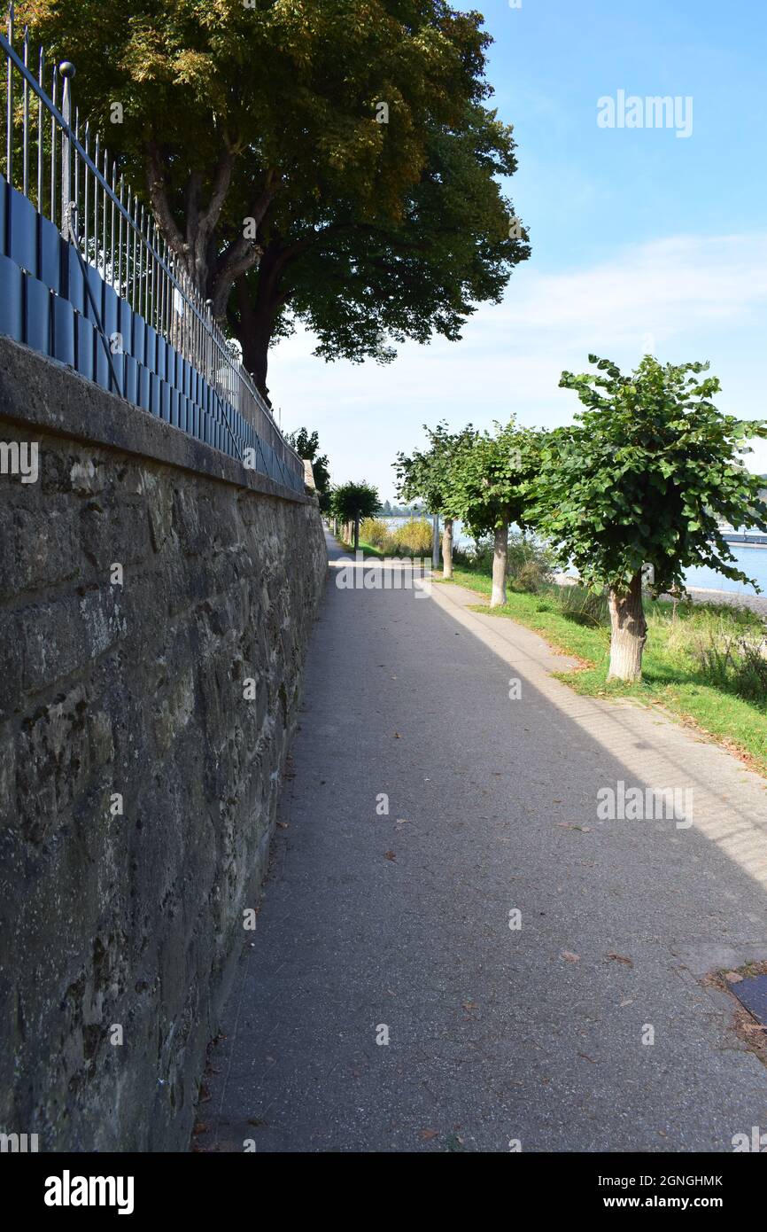 waterfront path at the Rhine in Bad Breisig Stock Photo - Alamy