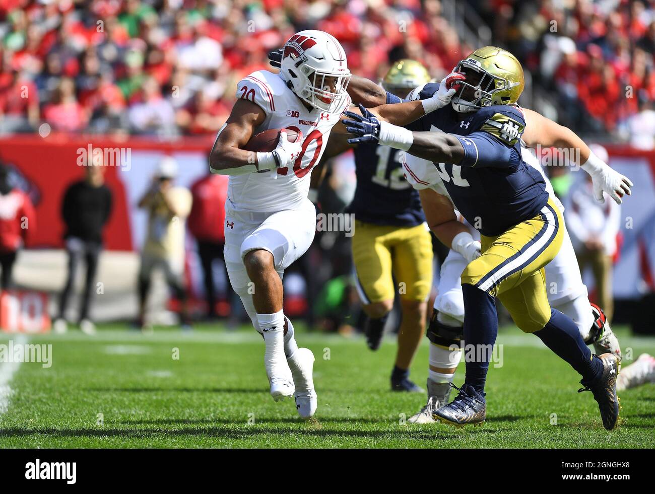 Chicago, Illinois, USA. 25th Sep, 2021. Wisconsin Badgers running back ...