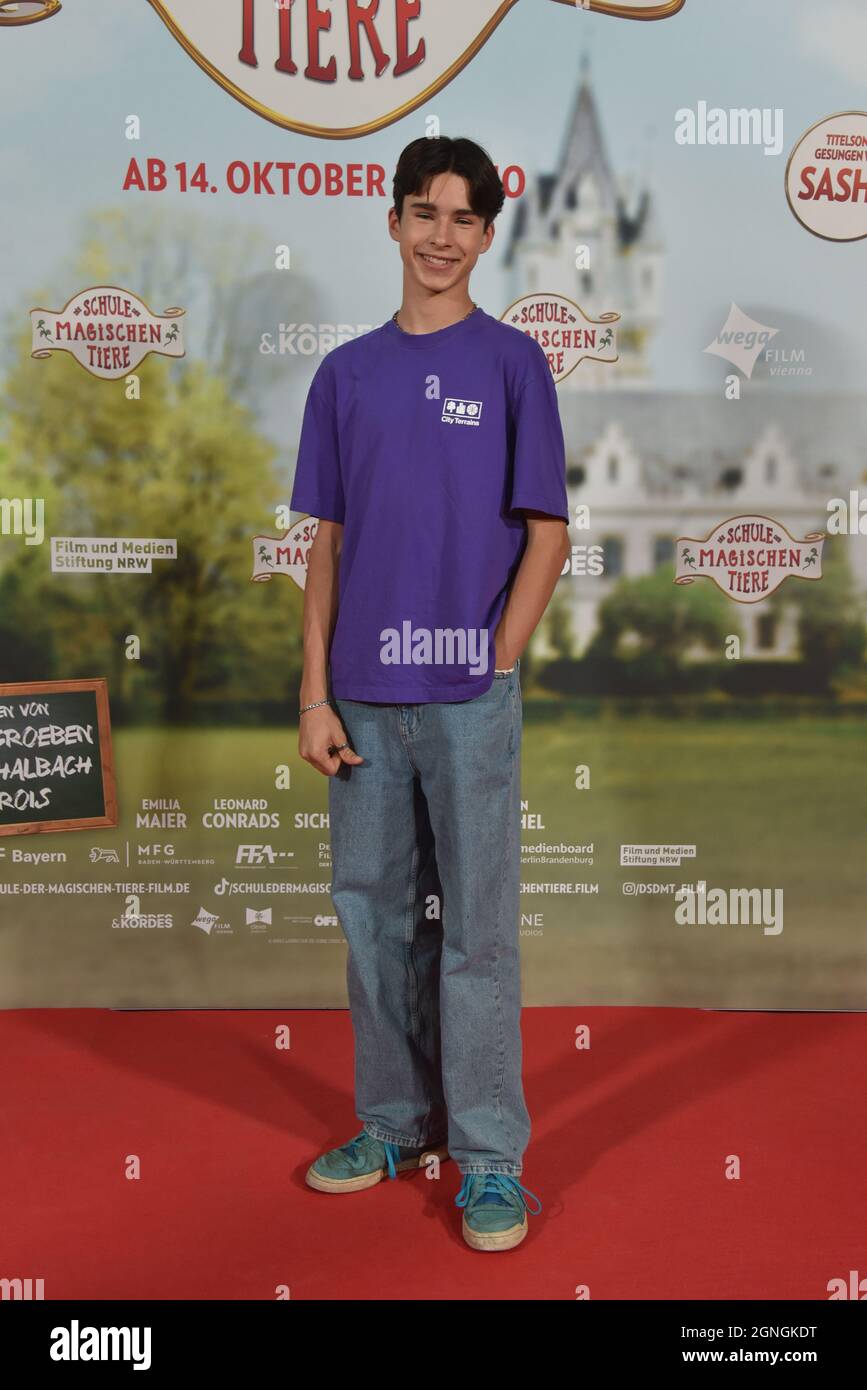 Cologne, Germany. 25th Sep, 2021. Actor Loris Sichrovsky arrives at the ...