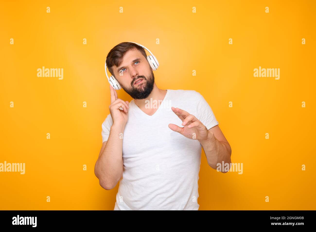 Cheerful old man enjoying music hi-res stock photography and images - Alamy