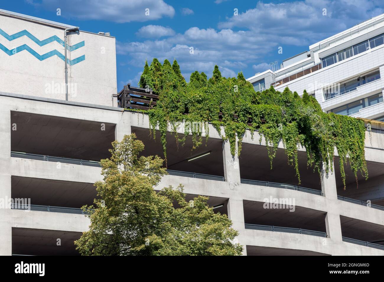 Parking garage rooftop hi-res stock photography and images - Alamy