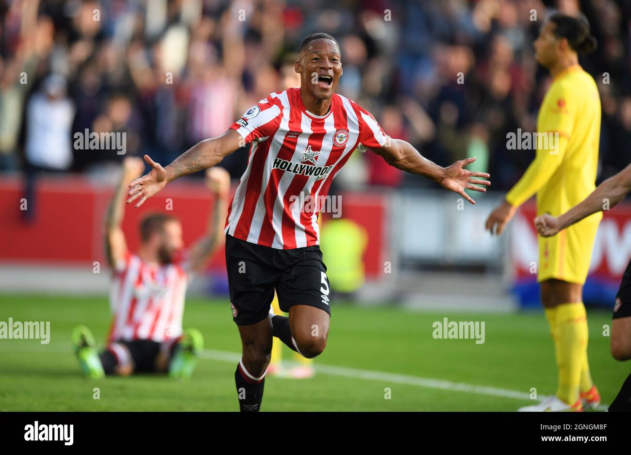 Ethan pinnock brentford liverpool hi-res stock photography and images ...