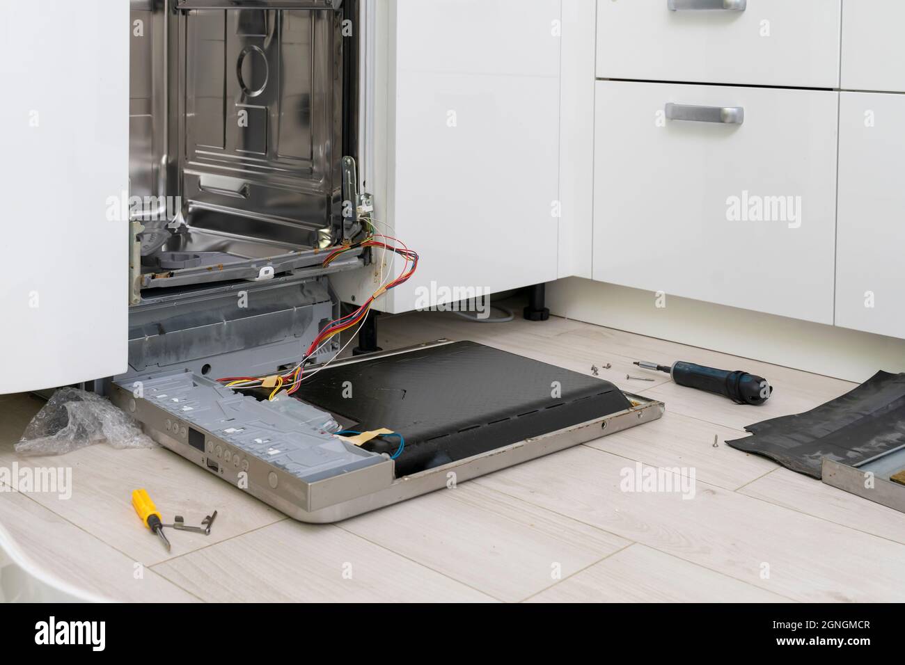 Kitchen breakdown hi-res stock photography and images - Alamy