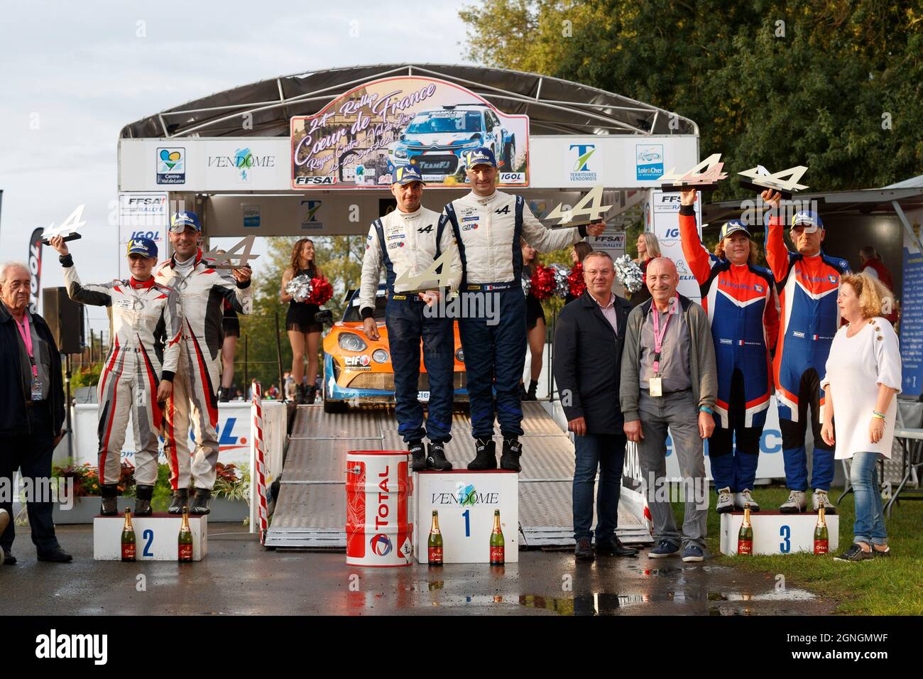 SAUNIER Julien, VAUCLARE Fred, Sébastien Loeb Racing BARDAHL, Alpine A110,HERNANDEZ Nicolas ...