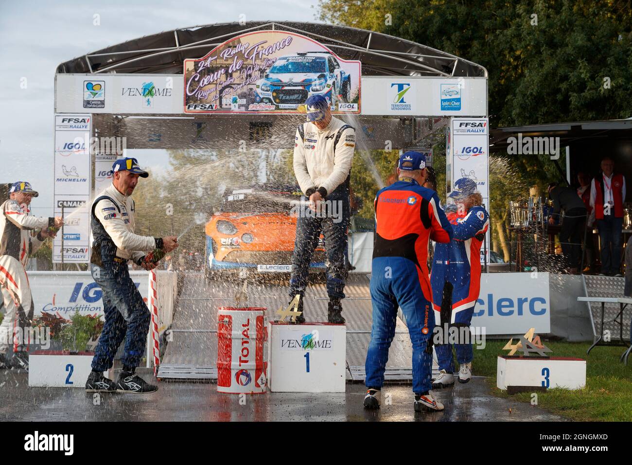 SAUNIER Julien, VAUCLARE Fred, Sébastien Loeb Racing BARDAHL, Alpine A110,HERNANDEZ Nicolas ...
