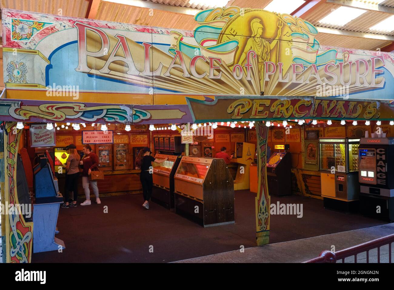 Fairground arcade hi-res stock photography and images - Alamy