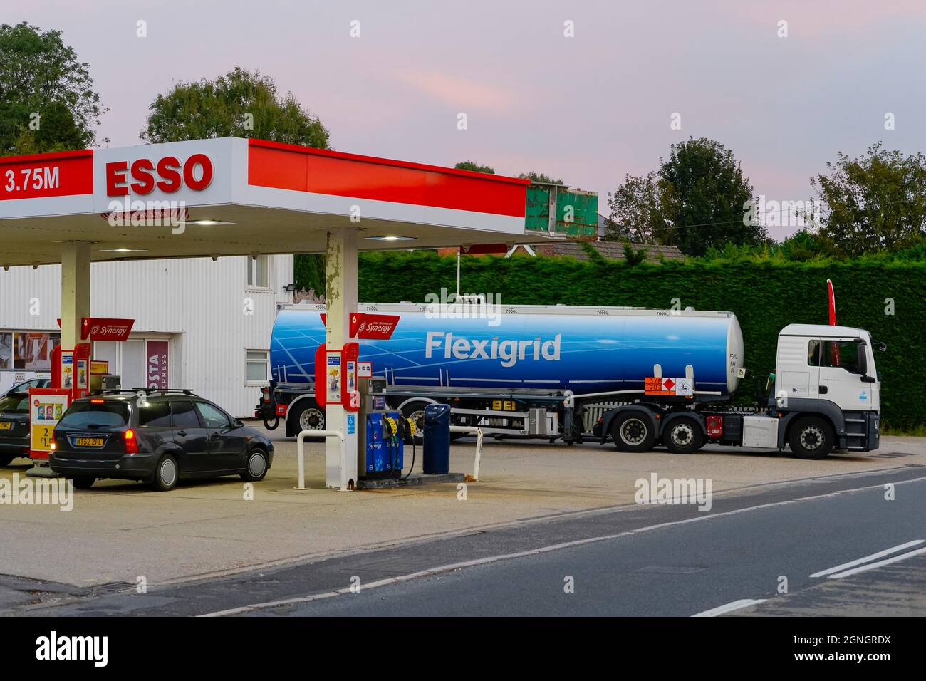Winterbourne Abbas, Dorset, UK. 25th September 2021. A Flexigrid fuel ...