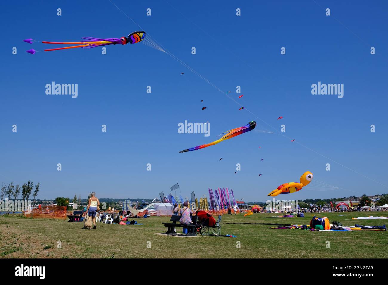 Kite shapes hi-res stock photography and images - Alamy