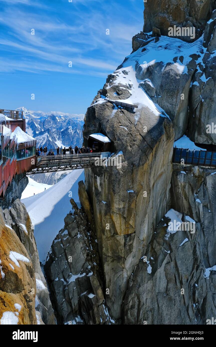 Aiguille du midi bridge france hi-res stock photography and images - Alamy