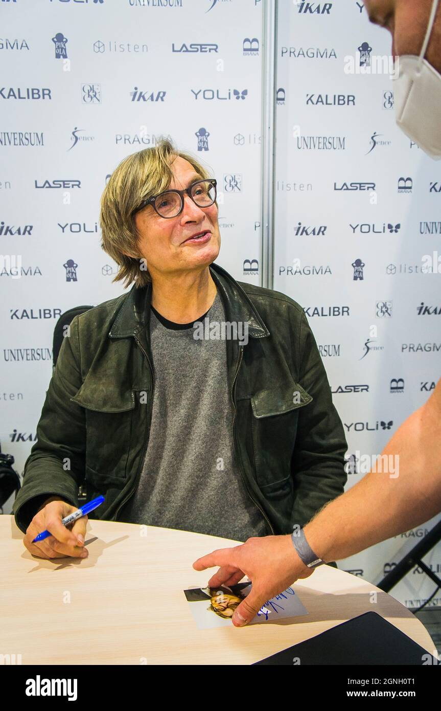 The world-renowned jazz guitar player Rudy Linka presented his ...