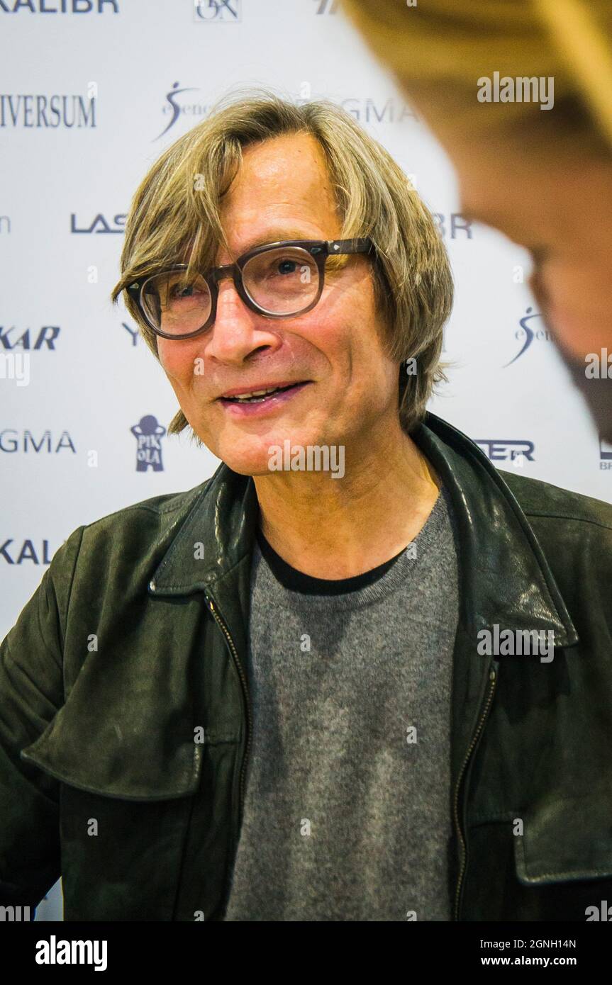 The world-renowned jazz guitar player Rudy Linka presented his ...