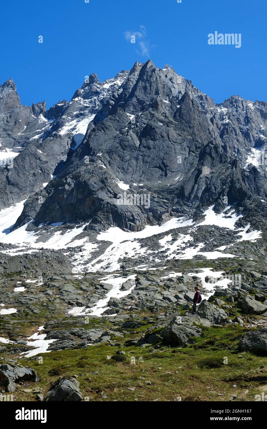 Amazing scenery and mountain trail from the middle cable car station to ...