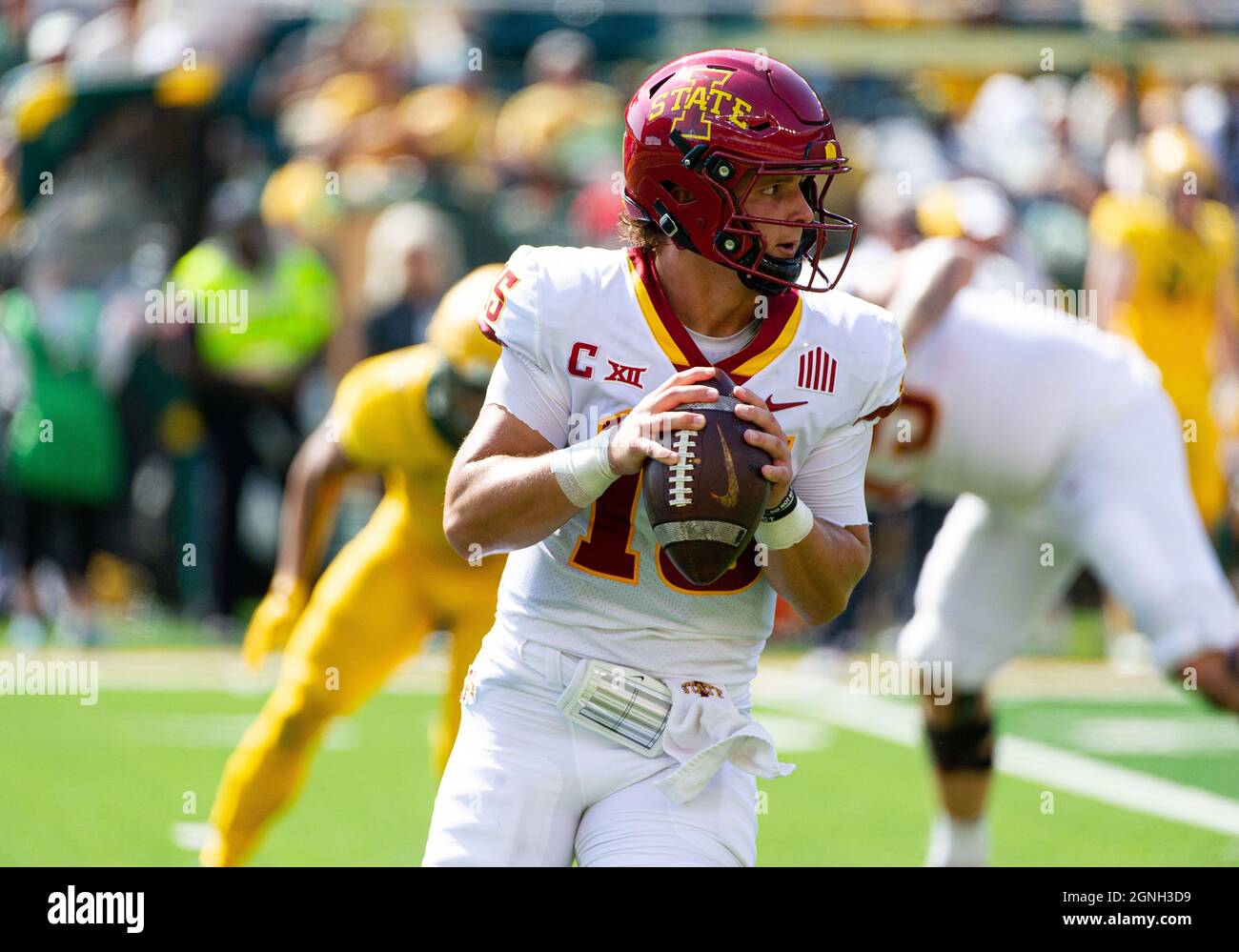 Waco, Texas, USA. 25th Sep, 2021. Iowa State Cyclones quarterback Brock ...