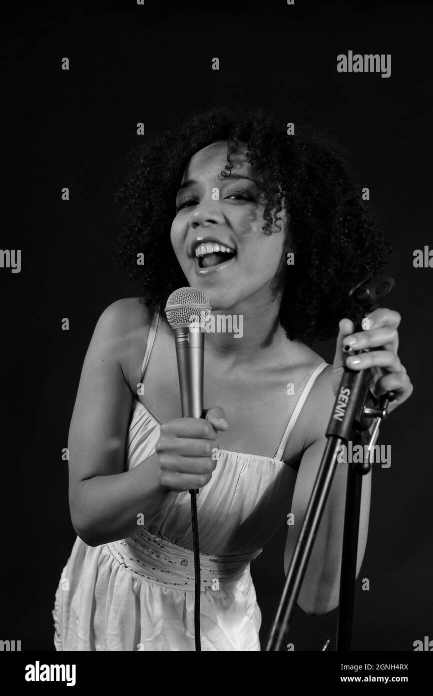 An Liz, a french Blues singer in Paris Stock Photo - Alamy