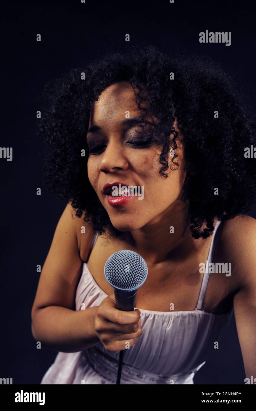 An Liz, a french Blues singer in Paris Stock Photo - Alamy