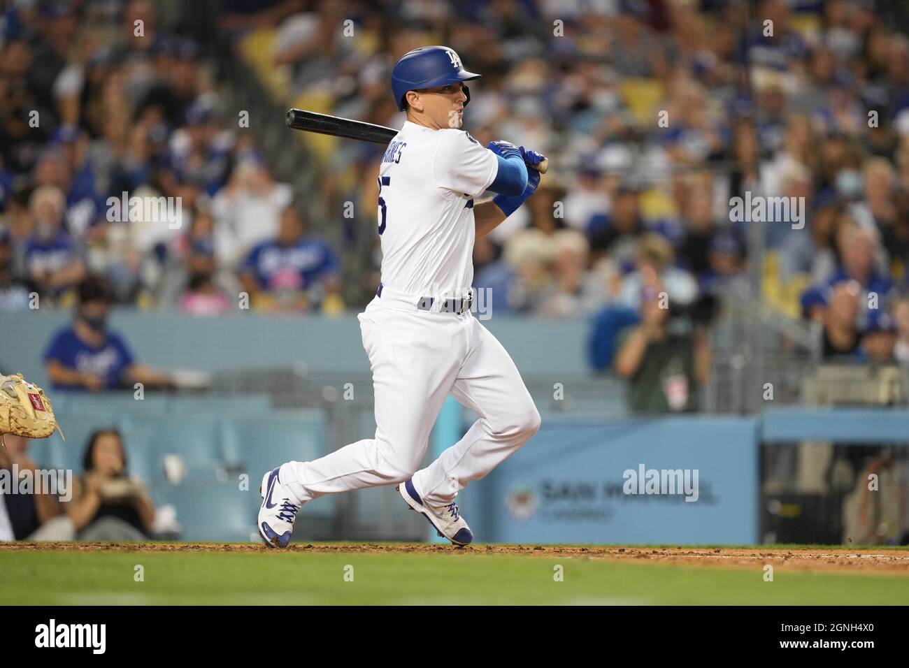 Los Angeles Dodgers catcher Austin Barnes (15) bats against the ...