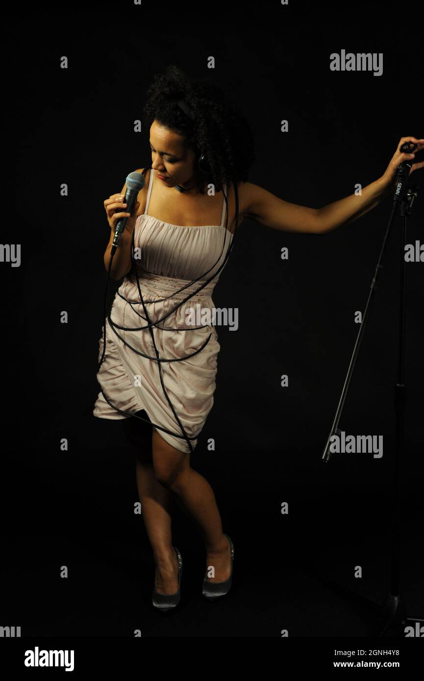 An Liz, a french Blues singer in Paris Stock Photo - Alamy