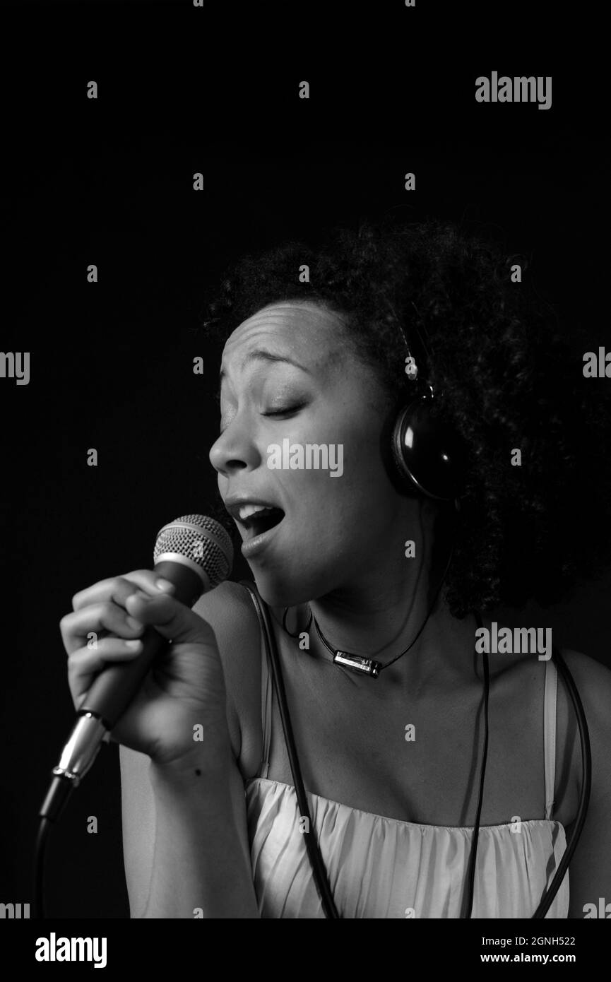 An Liz, a french Blues singer in Paris Stock Photo - Alamy