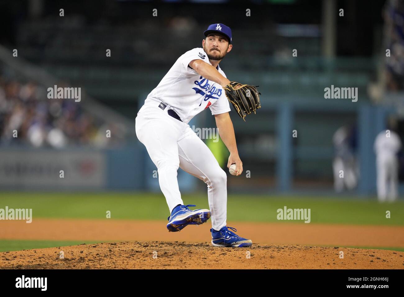 Los Angeles Dodgers relief pitcher Alex Vesia (51) delviersa pitch ...