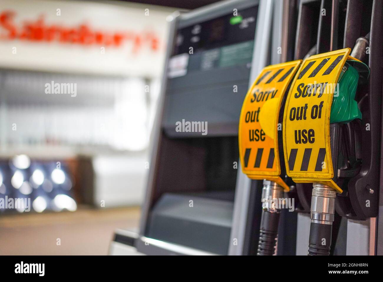 Filling up petrol uk sainsburys hi-res stock photography and images - Alamy