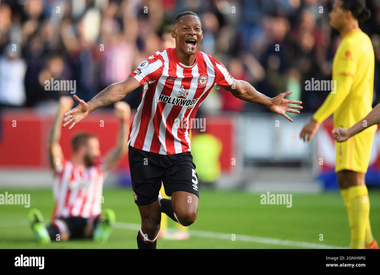 Ethan pinnock brentford liverpool hi-res stock photography and images ...