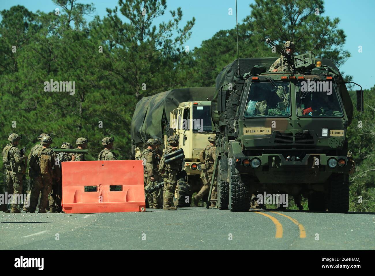 Soldiers of Bravo Company, 1-187 Infantry Regiment “Leader”, 3rd ...