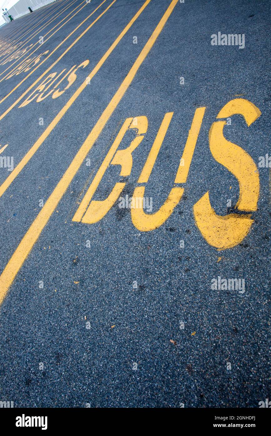 Bus parking sign hi-res stock photography and images - Alamy