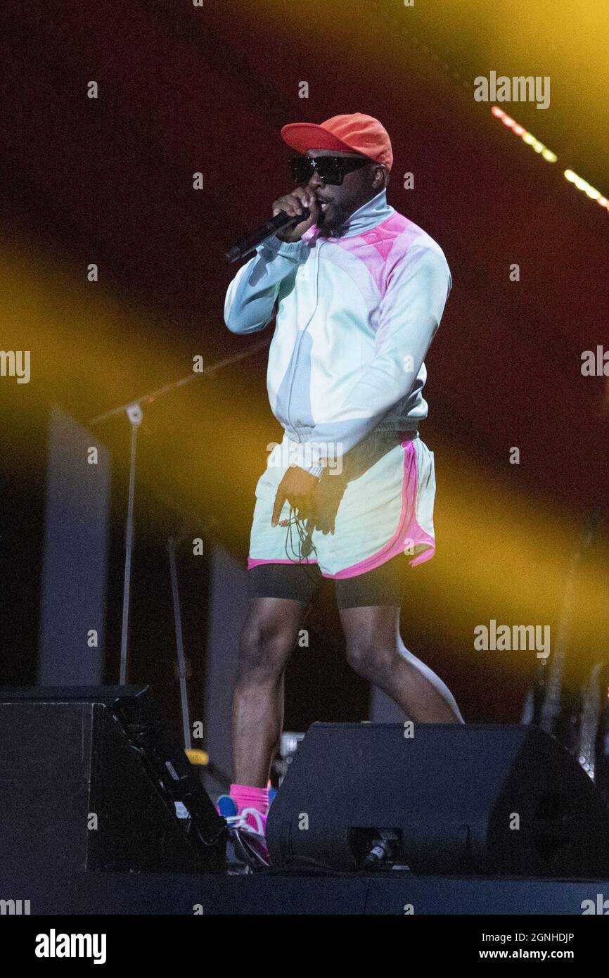 Will.I.am singer of The Black-Eyed Peas performing on stage during the ...