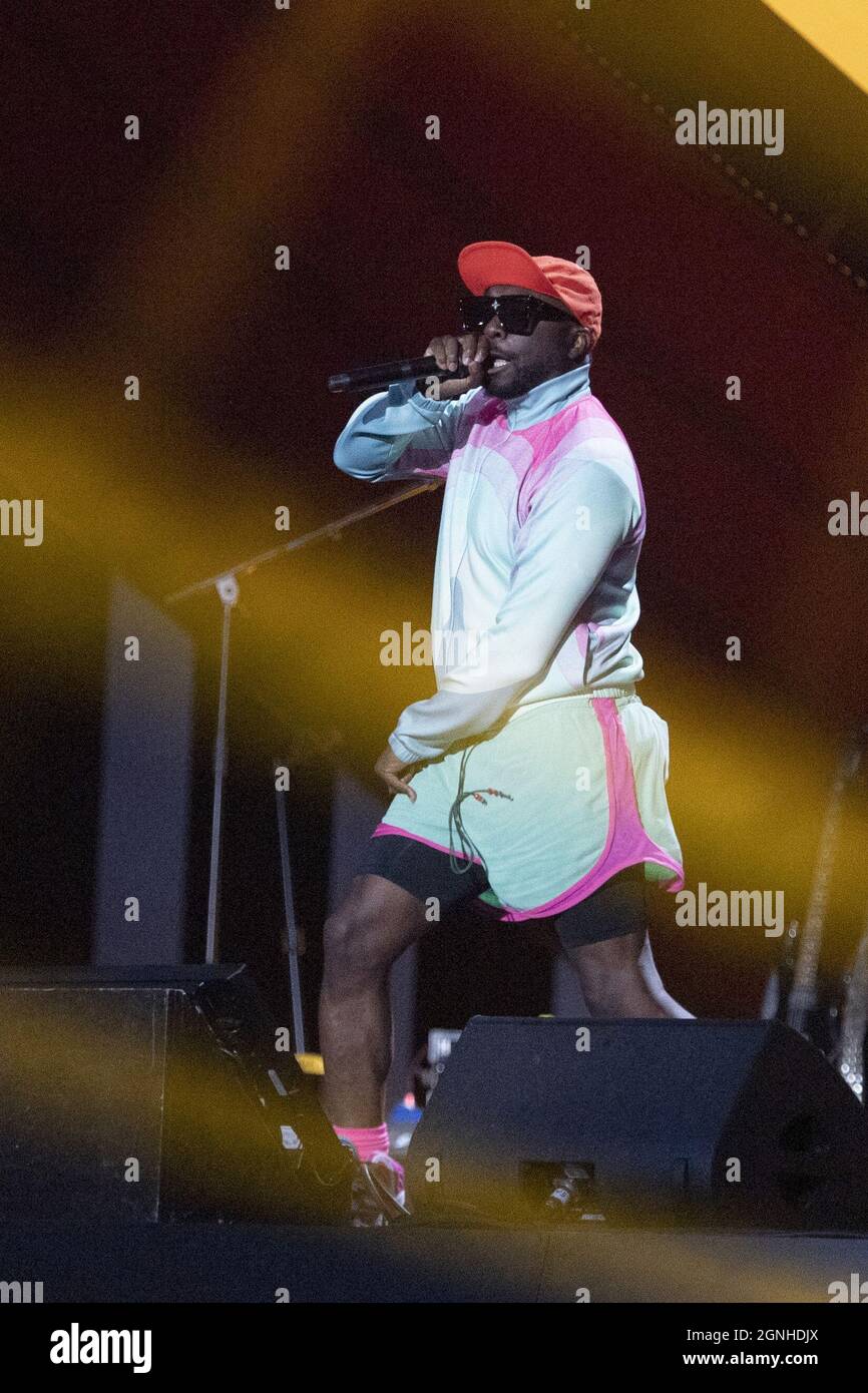 Will.I.am singer of The Black-Eyed Peas performing on stage during the ...